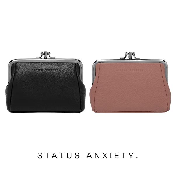 ▼STATUS ANXIETY / VOLATILE ポーチSTATUS ANXIETYは、オーストラリアを拠点に２００４年にスタート。バッグ、財布、アクセサリーで展開構成され、ユニークなデザインと独自性をもったコレクションを発表しています...