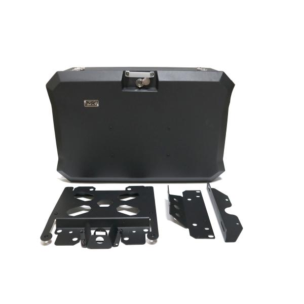 JLラングラーリアキャリアボックスリヤタイヤの代わりにインストールするツールボックスですステンレス製で比較的軽量です鍵も付いていますので安心です 商品内容 本体1　JLラングラー用取り付け説明書は付属していませんので取り付けに不安のある方は...