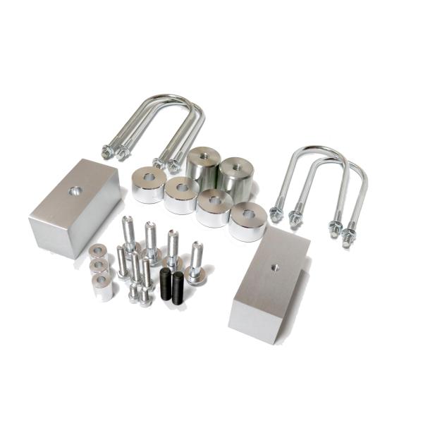 DA16T系 4WDリフトアップキットH2年〜DA16系トラック用2インチアップ 商品内容 画像にある物が全てです同年式 マツダ スクラム 日産 クリッパー にも適合取り付け説明書は付属していませんので取り付けに不安のある方は最寄りの自動車...