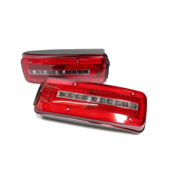 24V用トラックテールランプユーロデザインのLEDテールランプです光量もあり視認性も抜群です商品内容 左右2個セット　カプラーハーネス付き24V用サイズ　横40cm 縦16cm取り付け説明書は付属していませんので取り付けに不安のある方は最寄...