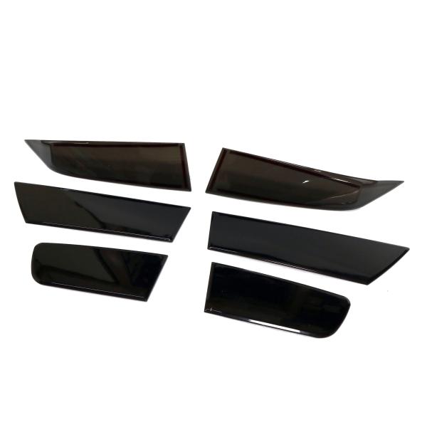 テールランプのクリア部分をスモークにする商品ですメリハリがつき締まった印象になります両面テープで貼るだけ簡単取り付け 商品内容 左右セットスバルXV　インプレッサスポーツGT用樹脂製取り付け説明書は付属していませんので取り付けに不安のある方...