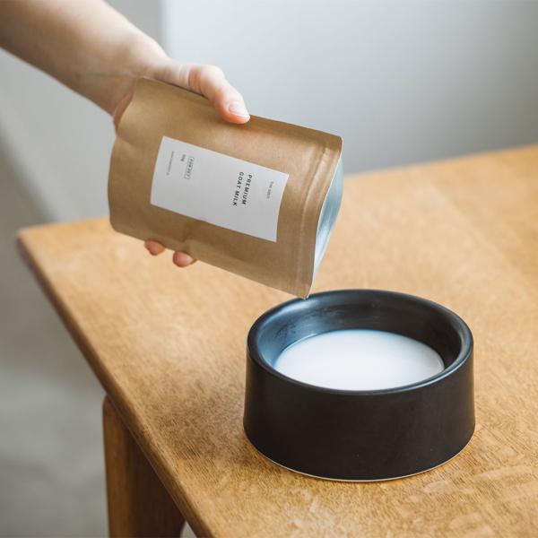 消化吸収に優れたオランダ産の高品質で栄養満点な粉末タイプのヤギミルクです。ヤギのミルクは脂肪球が牛乳と比べ１／６であるため、 消化・吸収に優れており、母乳に最も近いと言われています。 低温殺菌でミルクの風味を損なうことなく粉末化しているので...