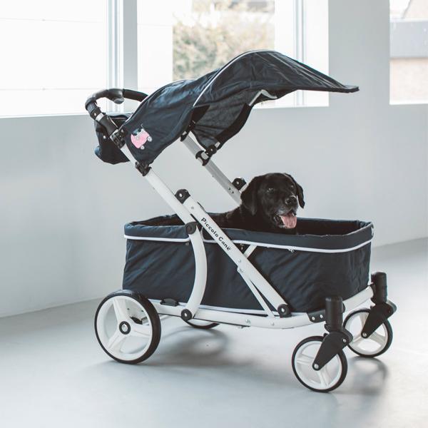 大型犬・多頭飼いに特化したペットカートです。また、大型犬を介護するのにも使いやすいように、ワンちゃんを乗せるコットの位置を低くし広々と寝られるようになりました。またCREAにはスロープがあるため、ワンちゃんが自分で乗り降りすることができ、飼...