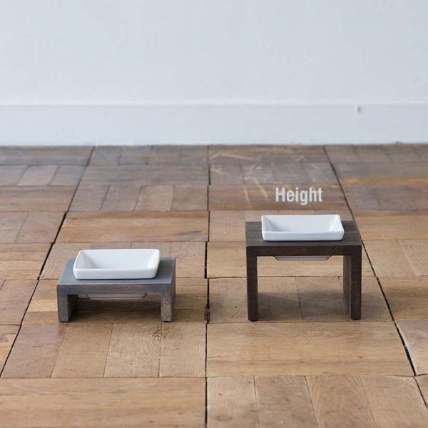 ご要望の多かった背の高い無垢のメシダイができました！メシダイは、獣医師のアドバイスの基に開発したペットのための食事台です。ペットにあったサイズを選ぶ事で健康維持の基本である食事量のコントロールが容易になります。高さがあるため食事の際に無理に...