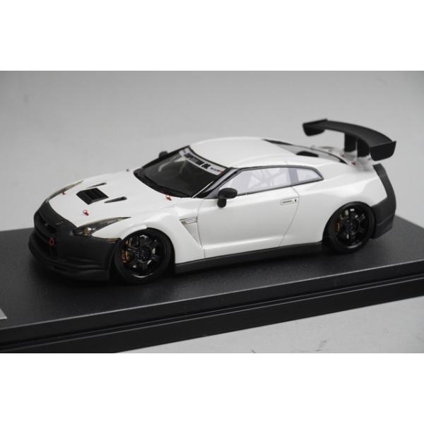 メーカーHPI　車体メーカー日産　品番8457スケール1/43　商品状態中古品です。汚れが見受けられます。注意事項経年変化による多少の色あせ、デカールの浮き、外箱やクリアケースのキズ・スレなどはご容赦ください。これらに対して神経質な方は購入...
