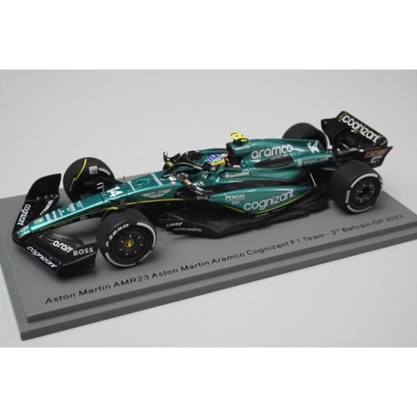 メーカースパーク　車体メーカーアストンマーティン　品番S8575スケール1/43　商品状態中古品です。スリーブ、クリアケースにスレキズが見受けられます。※注意事項※経年変化による多少の色あせ、デカールの浮き、外箱やクリアケースのキズ・スレな...