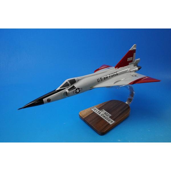 商品情報デスクトップモデル　ソリッド樹脂モデルスケール：1/48くらい（全長約42.5ｃｍ・全幅約23.5ｃｍ）商品状態・開封中古品です・本体に細かなスレ/ほんの少し塗装ムラ・ヒビ割れございますが（画像参照下さい）、他目立ったダメージ無く状...