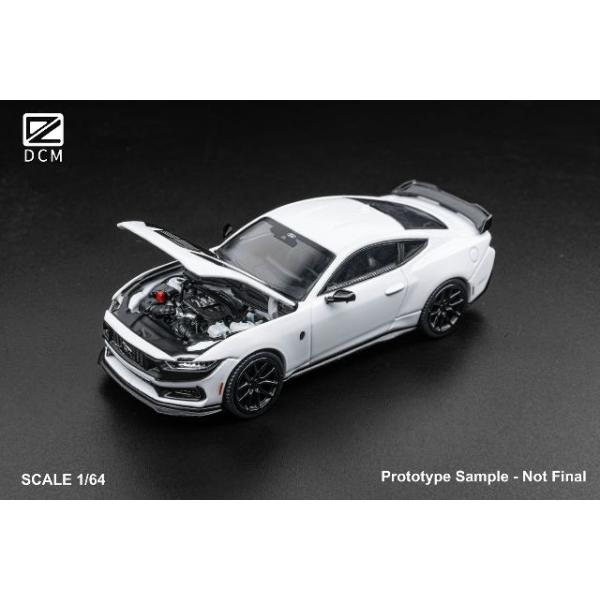 【商品紹介】素材: ダイキャスト　※輸入品の為パッケージ等多少のダメージがある場合がございます。【メーカー】DCM【車体メーカー】フォード【品番】【スケール】1/64【商品状態】新品です。※注意事項※経年変化による多少の色あせ、デカールの浮...