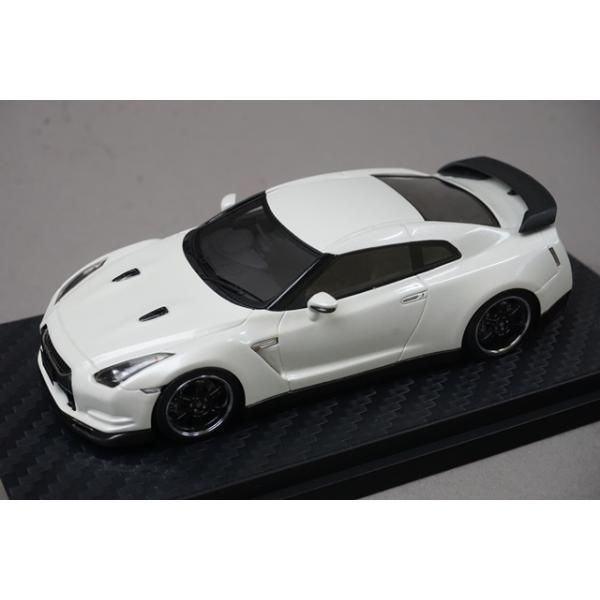 メーカーHPI　車体メーカー日産　品番8438スケール1/43　商品状態中古品です。本体に汚れが見受けられます。台座に汚れが見受けられます。外箱、クリアケースにスレキズが見受けられます。※注意事項※経年変化による多少の色あせ、デカールの浮き...