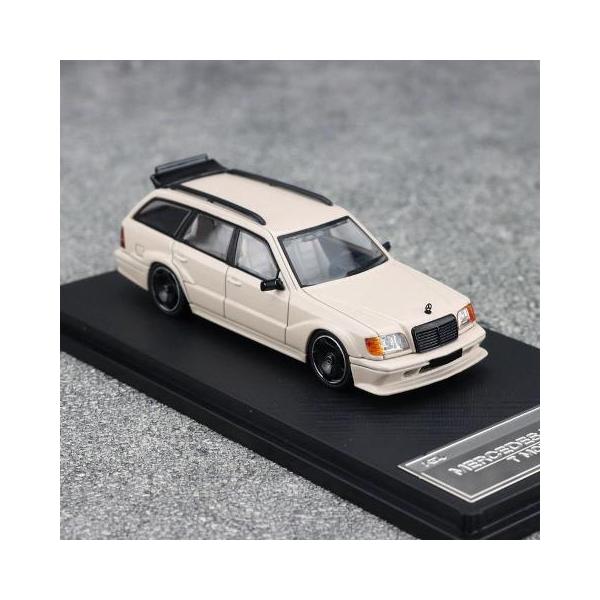 【商品紹介】素材: ダイキャスト　輸入品の為パッケージ等多少のダメージがある場合がございます。【メーカー】Mortal【車体メーカー】ベンツ【品番】【スケール】1/64【商品状態】新品です。※注意事項※経年変化による多少の色あせ、デカールの...