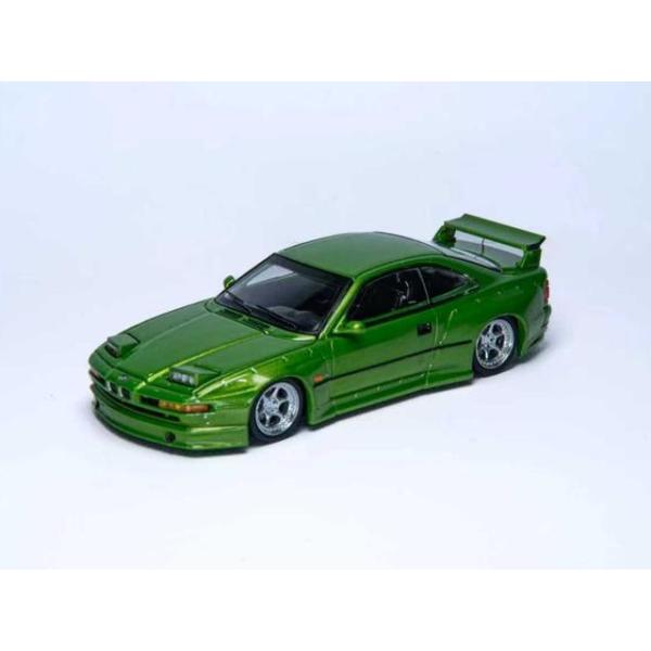 【商品紹介】素材: ダイキャスト　輸入品の為パッケージ等多少のダメージがある場合がございます。【メーカー】Rhino Model RM【車体メーカー】【品番】【スケール】1/64【商品状態】新品です。※注意事項※経年変化による多少の色あせ、...