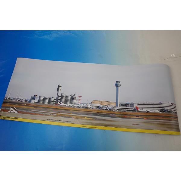 商品情報ジオラマモデル（光沢厚紙/表面コーティングあり）サイズ：約35cm×90cm商品状態・中古品ですが、本体に目立ったダメージ無く状態良い方だと思います（セロテープは撮影上の重しで商品には付属しません）・こちらは本体のみで、外箱等付属し...