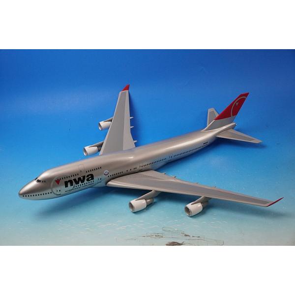 商品情報プラステックモデルスケール：1/100（全長約66.5ｃｍ 全幅約65ｃｍ）　商品状態・開封中古品です・本体に細かなスレ/ほんの少し塗装ムラ・色移りございますが（画像参照下さい）、他目立ったダメージ無くディスプレイには支障無い程度か...