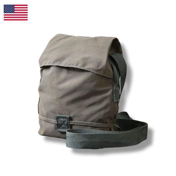 【DEADSTOCK】U.S. MILITARY G.I. 5.56mm AMMO 米軍より弾薬を持ち運ぶためのアモショルダーポーチ。上蓋のついた四角形状のコットン素材で紐により内容物を縛って固定することが可能です。ステンシルの印字の内容は...