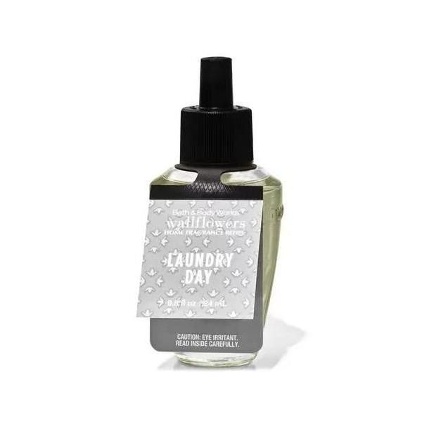アメリカで大人気のBath&amp;BodyWorksのプラグイン芳香剤Wallflowersの詰め替え用シングルリフィルです。お好みの本体をプラスすれば、盛り上がること間違いなしお気に入りの香りを集めて、気分に合わせて使い分けるのもオスス...