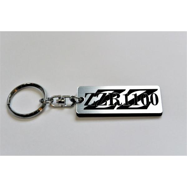 カワサキZZR1100ZZ-R1100C型D型フロントカウル サイドカバー テールカウル シートカウル ナンバーボルト マフラー 外装 ホイール シート ミラー グリップ エンジンカバー などのカスタムをいいですが、キーホルダーもカスタムし...