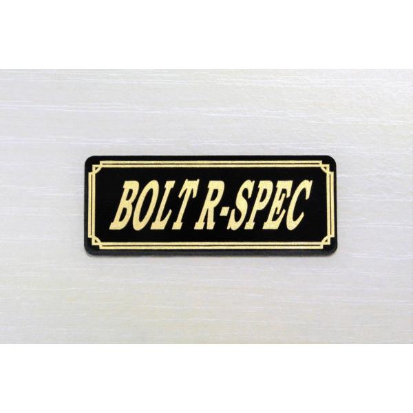 ヤマハBOLT Rボルト Rスペック【商品詳細】・サイズ： 縦：2cm×横5cm×厚み0.1cm・色： 黒/金・個数：1枚・素材：アクリル2層ステッカー・質感 背景／地肌・・艶ありブラック ロゴ部・・レーザー加工による艶ありゴールド。・注意...