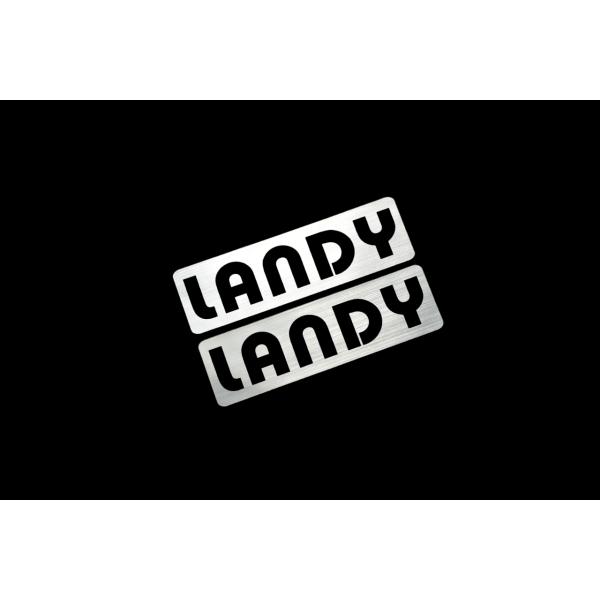 オリジナルステッカー 業務用の高性能レーザー彫刻機で2層アクリルステッカーにて作成しました。【商品詳細】・サイズ： 縦約1.5cm×横約5cm×厚み約0.5mm・色： 銀/黒・素材：アクリル2層ステッカー・個数：2枚1セット・質感／背景地肌...