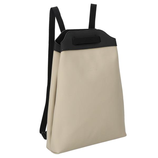 【サイズ】約H37cm×W30cm×D7cm容量：8L重量：440g【素材】ポリウレタン(PU)ポリエステル(PET)、PVC/PFCフリー【生産地】中国オフの日はもちろん、ビジネスシーンまでミニマルで汎用性の高いUnaシリーズのバック。バ...