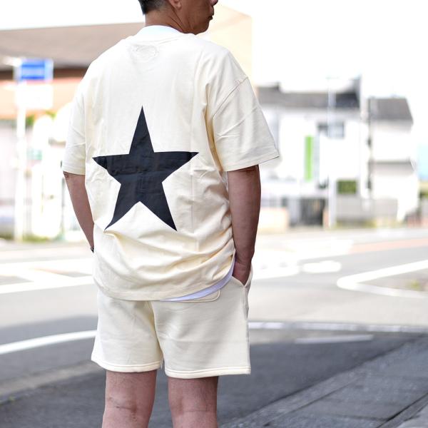 FEAR OF GOD  FOG ESSENTIALSフィア オブ  エッセンシャルズ  アメリカコンプレックスコン販売限定 DEAD STOCK入荷スターバックプリントS/S TEECREAM クリーム素材　コットン100％生産国　中国F...