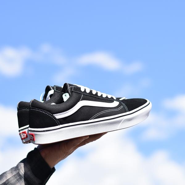 VANSバンズジャパン正規取扱店　VANS バンズ  ヴァンズ スニーカーCOMFYCUSH 軽量定番モデルOLDSKOOL オールドスクール 定番ブラックカラー スエード×キャンバス素材VANS USA企画定番モデルvn0a3wmavne...