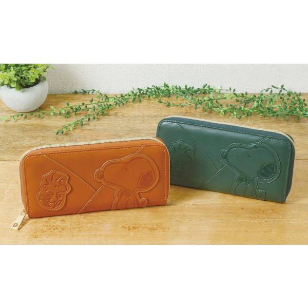 ピーナッツ キャラ 財布 多機能 普段使い アメカジ レディース 小物 お出かけ用 ファッション 通販 誕生日 彼氏  彼女 プレゼント クリスマススヌーピーといつでも一緒！可愛いスヌーピーの使い勝手のいいラウンド長サイフスヌーピー好きなら...