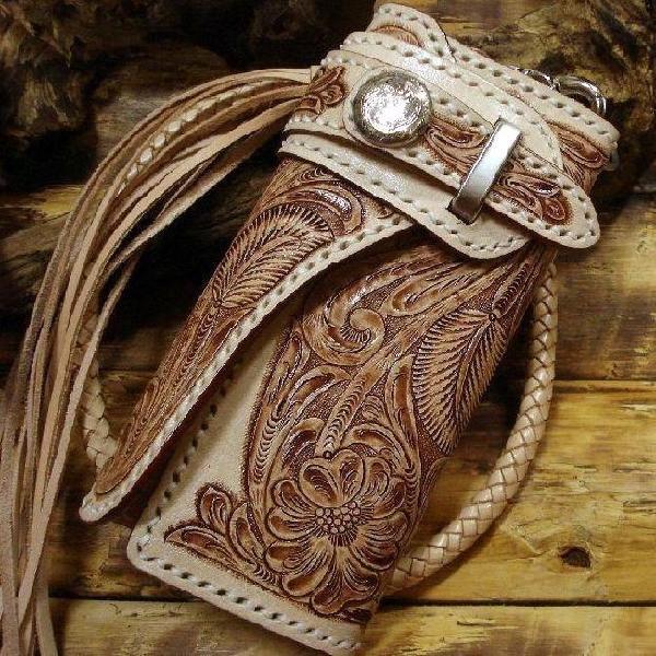 牛革 皮革 型押し フラワー クラフト バイカー ウォレット アメカジ メンズ ファッション 通販 送料無料 誕生日 彼氏 プレゼント クリスマス使い込めば使うほど、深い味わいを感じて頂ける本革。めっちゃかっこいいです！サイズ(実寸誤差アリ...