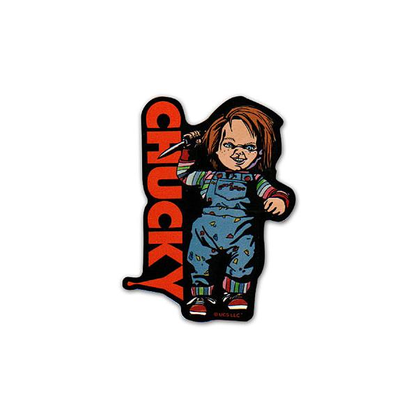 映画『チャイルド・プレイ』シリーズのオフィシャルステッカー。ナイフを片手に襲ってくるチャッキーの姿がステッカーになりました。スマホやパソコンなどをあなたらしくカスタムしましょう！ チャイルド・プレイコンディション：新品幅55mm×高さ77m...