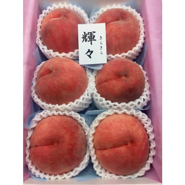 長野産の糖度13度以上の高糖度の桃をお届けいたします。JAグリーン長野の輝々「キラキラ」、JA中野市の「陽だまり」、JA南信州「太鼓判」JA松本ハイランド「味の極」の中から、厳選出荷いたします。6玉入り約1.8kgを1ケースお届けいたします。