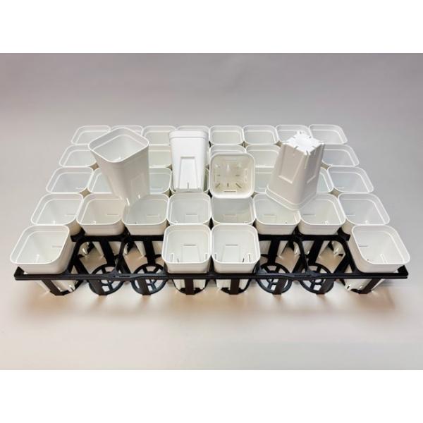 トレイ(大)1枚＋40鉢付きで1セットです。▼ トレイ(大)のサイズ...(約)52.3×33.0×高さ6.4cm▼ プレステラ深鉢75型鉢(深型)のサイズ... 外径：1辺6.4×高さ9　対角7.8(cm)鉢底：1辺4.3　対角5.5(cm)