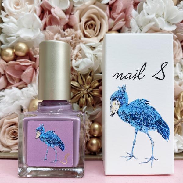 【発売日：2021年03月01日】羊羹色に、宝石のような微細ラメが閉じ込められています。１度塗りの透け感を楽しむ発色と、2度塗りの重ねた色味と宝石感。また、乗せる量で印象が大いに変わるため、いろいろな表情を楽しんでいただきたいです。