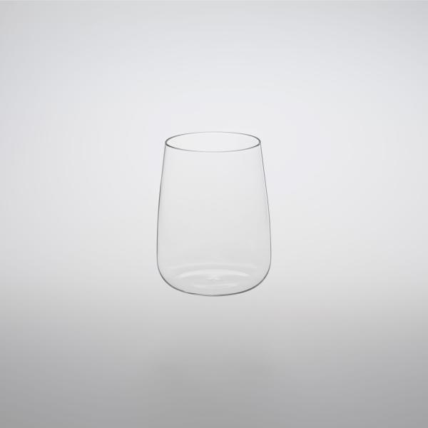 【発売日：2020年01月01日】ころんとした丸みが可愛らしい耐熱性のワイングラス。口当たりがよくちょうど良いサイズ感で日常使いにもぴったり。TGは台湾ガラス社が創設したテーブルウェアブランドです。デザイナーとして深澤直人を迎え、彼の台湾文...