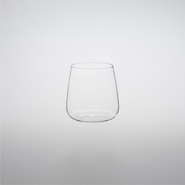 【発売日：2020年01月01日】ころんとした丸みが可愛らしい耐熱性のワイングラス。口当たりがよくちょうど良いサイズ感で日常使いにもぴったり。TGは台湾ガラス社が創設したテーブルウェアブランドです。デザイナーとして深澤直人を迎え、彼の台湾文...