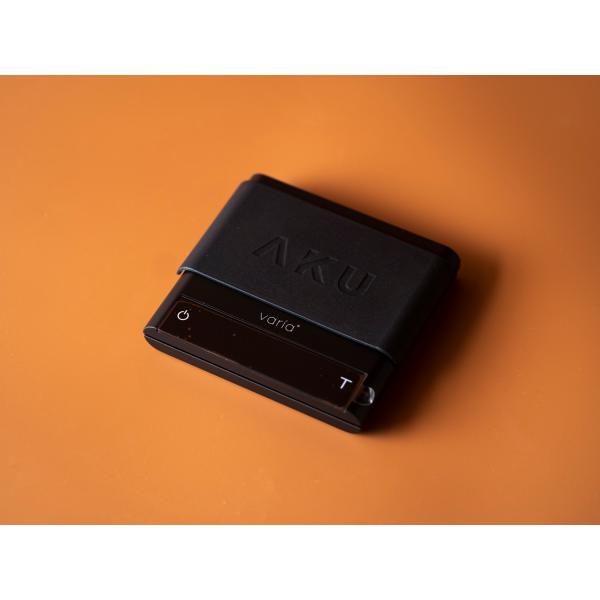 0.1g単位で正確に計測。豆とお湯の比率などを正確に測ることで美味しく作ることができます。使いやすい大きさと、洗練されたデザイン。エスプレッソとフィルタードリップ、両方に対応できる大きさと薄さでとても便利。IPX5の防水性能なのでちょっとこ...