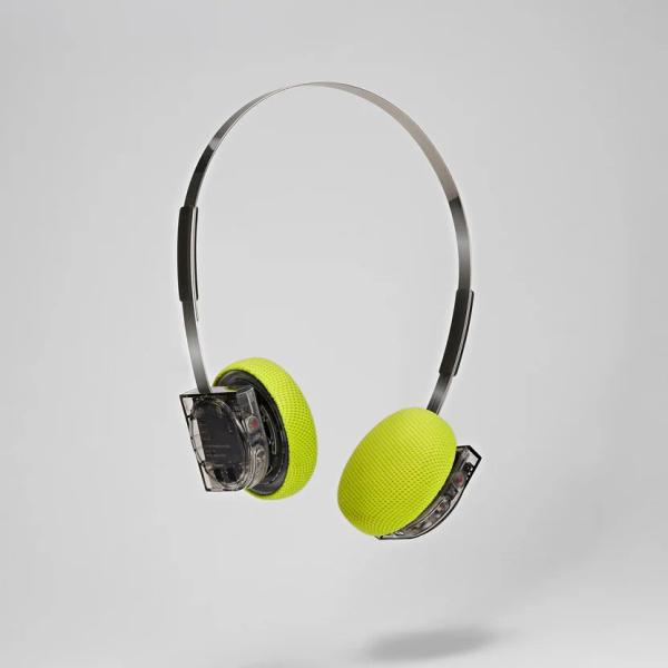 Bluetooth 5.4に対応し、40mmの高音質ドラ イバーを搭載。サイズ感以上に低音から高音までしっかりとクリアで広がりのある迫力のサウンドを実現します。 付属の専用USBケーブルを使えば、充電はもちろんスマートフォンなどとUSB-C...