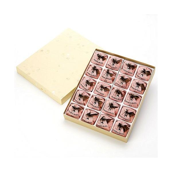 【商品名】富貴堂 チョコ生クリーきんとんセット２０個入 (ギフト箱)【内容量】２０個入（1個あたり約28g）【原材料】生クリーム、チョコレート、生栗(国産)、砂糖、水飴、ミルクパウダー、ココア【賞味期限】要冷蔵３日間（冷凍で約１ヶ月）【保存...