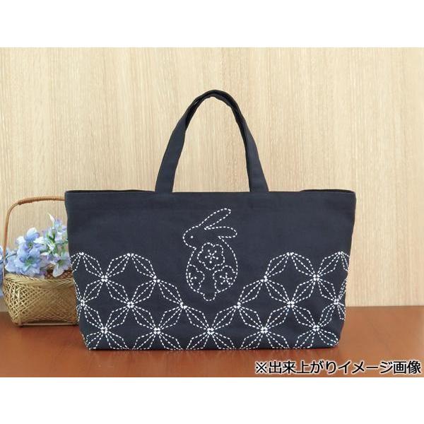 素朴な温もりと安らぎが宿り、人の手から手へ伝えられていった伝統の文様。そんな伝統の技法を毎日使える身近なアイテムで♪簡単に本格的な刺し子がお楽しみ頂けます。