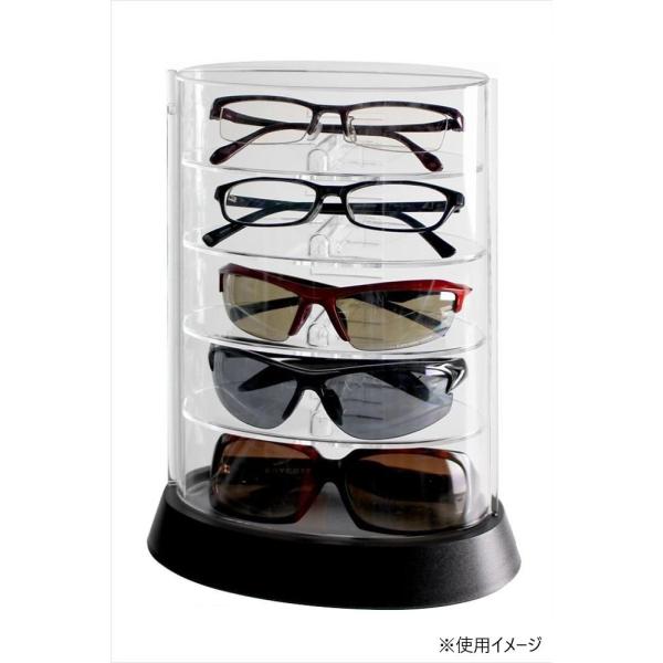 最大5つのメガネを収納できます。トレー(棚板)とトレー中央のスタンドパーツ(鼻当部分)は取り外し可能なので、高さの調節ができます。