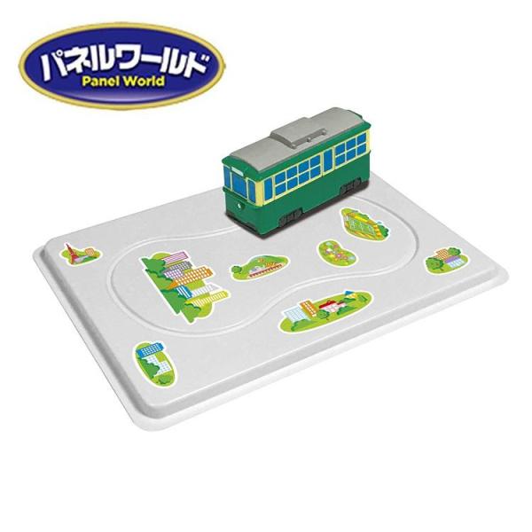グリーンの路面電車1両とコースパネルのセットです。コースパネルに貼ることができる情景シール付き♪