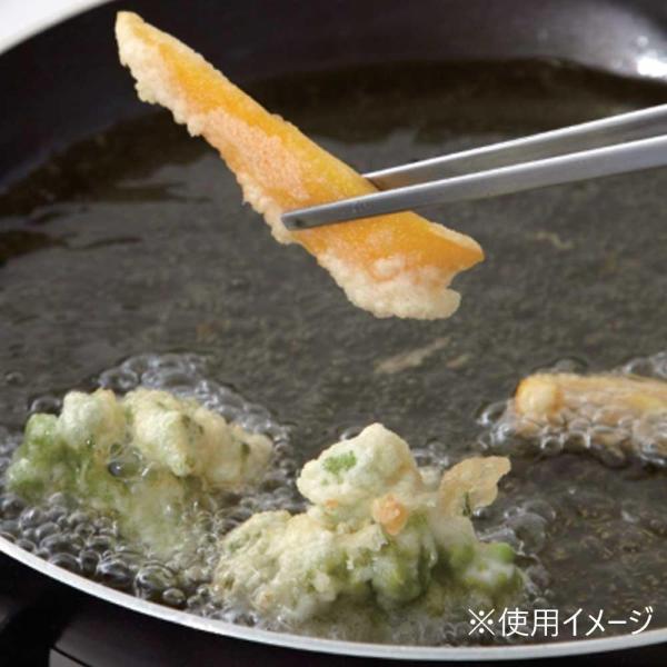 使いやすいトングタイプのステンレス製菜箸。