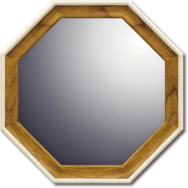 ナチュラルテイストのフレームで彩られた八角形のミラーです。