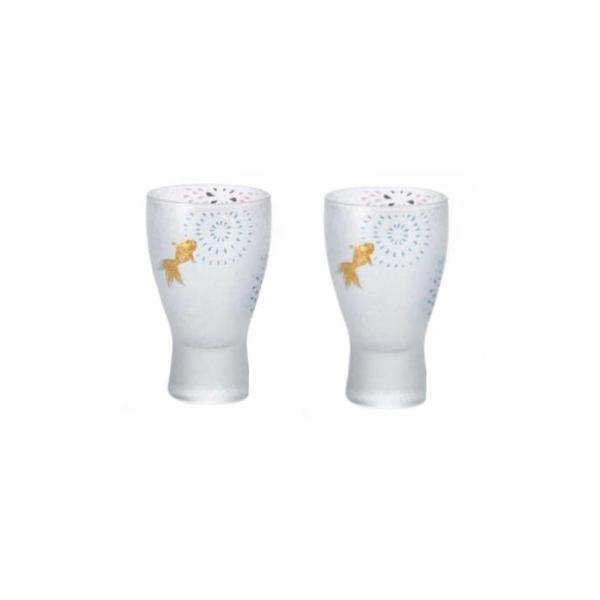 金魚が泳ぐ水面に映る花火とそこに重なる水紋を表現した、日本の夏の夜の情景を彷彿とさせるデザイン。贈り物にもおすすめです!!