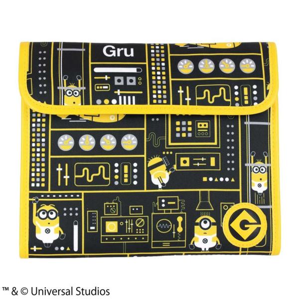 様々な収納がついたマルチケース。ワンタッチテープで開け閉め簡単♪約13×18cmの母子手帳、他にもパスポートやカードをまとめて収納できます。