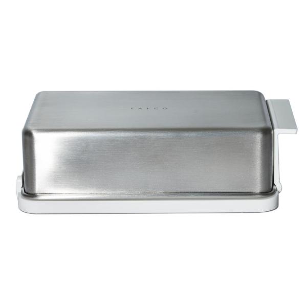 ステンレスと樹脂を組み合わせ、密閉性を高めたバターケース。