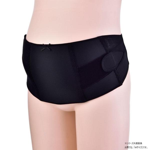 お腹が大きくなってくる妊娠中期以降が特におすすめの着用時期です。立ったまま簡単に着脱でき、ワンタッチテープでサポート調節ができます。