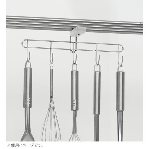 キッチンツールを最大5個まで吊り下げて収納できます。