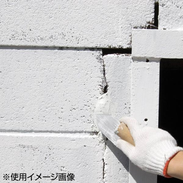 屋内・外カベの穴埋め、ヒビ割れ、ブロック、レンガ、タイル目地、屋根瓦の漆喰や水もれの補修がどなたでもカンタンにできます。水を加えて練るだけなのでラクラク作業できます。