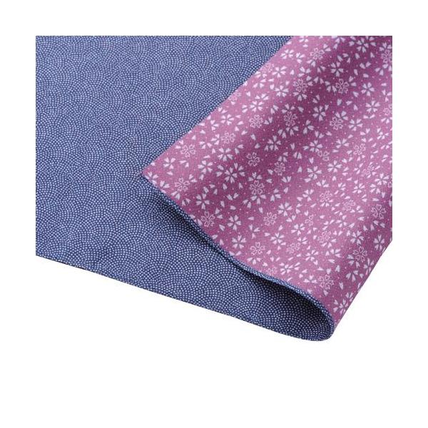 リバーシブルの風呂敷です。お祝いごとのギフトラッピングなどにおすすめです。