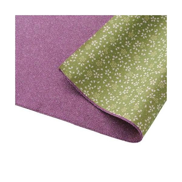 リバーシブルの風呂敷です。お祝いごとのギフトラッピングなどにおすすめです。