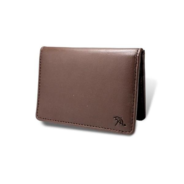 本革のシープスキンを使用したPECORA(羊革)シリーズになります。柔らかく保湿性が高く、手に吸い付く様なきめ細かなシープスキンを使った財布に仕上げました。